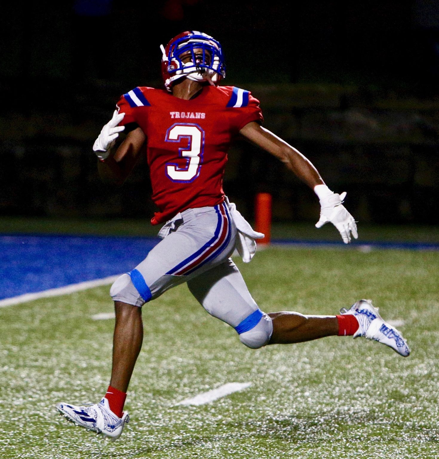 Roe, Trojans score 35 unanswered points in season-opening rout