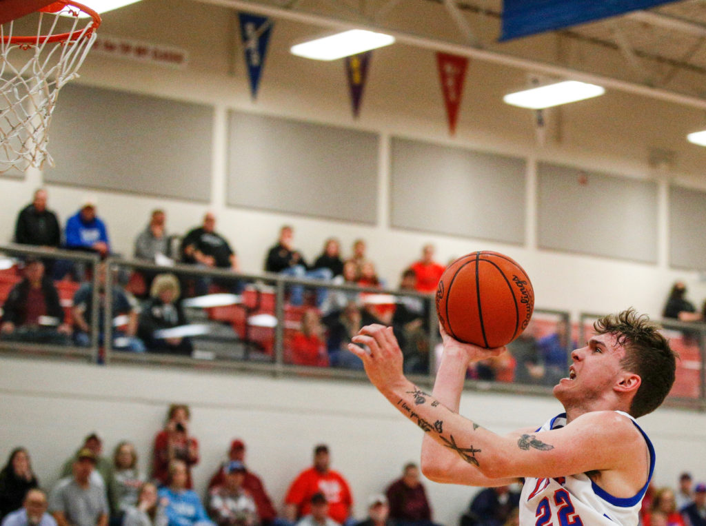 Fast start propels Zane Trace to runaway win over Logan Elm
