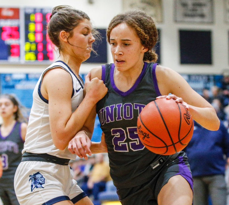 Unioto clinches 17th SVC championship with win at Adena