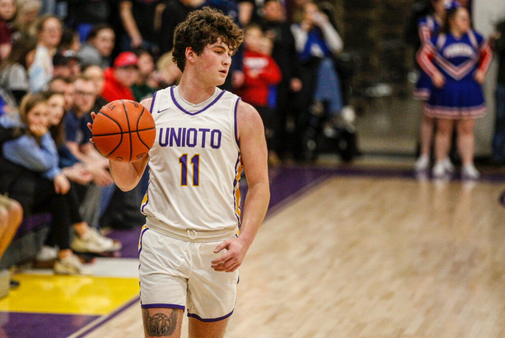 Fitch's game-winner lifts Unioto to win over Zane Trace in thriller