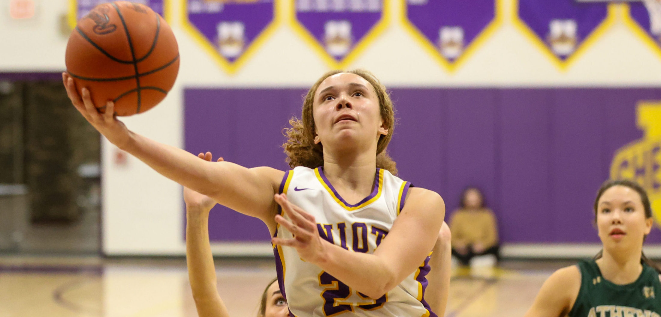 Unioto starts tournament run with runaway win over Athens